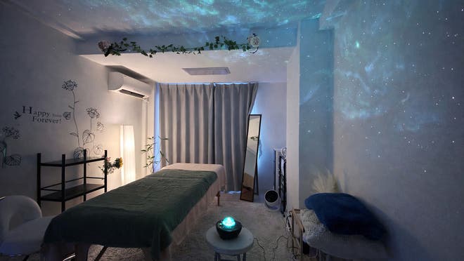 【心斎橋/長堀橋徒歩5分】白基調の清潔な多目的個室サロン🌸ゴミ捨てOK片付け15分無料!シャワー完備!マッサージ/エステ/会議の写真2