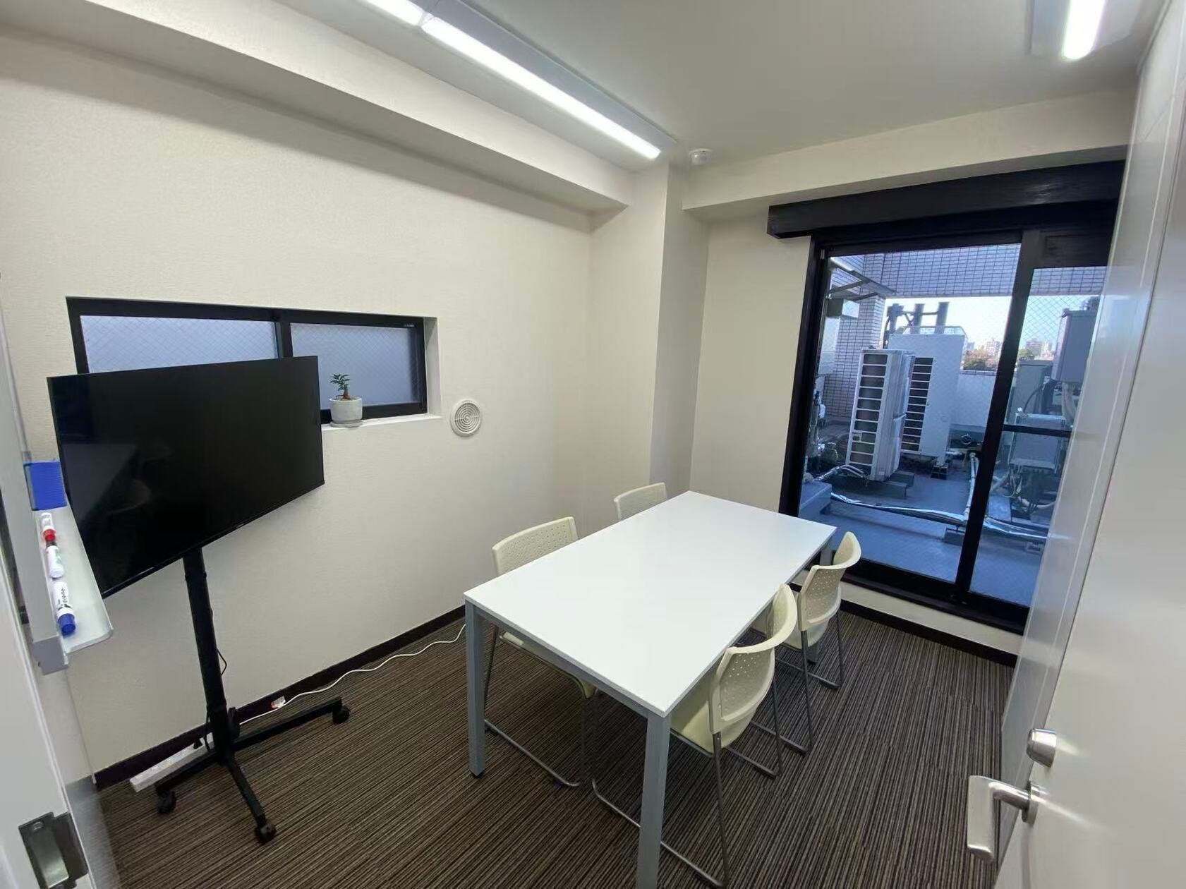 高田馬場駅「早稲田口」から徒歩1分の便利なレンタルスペースです。の写真1