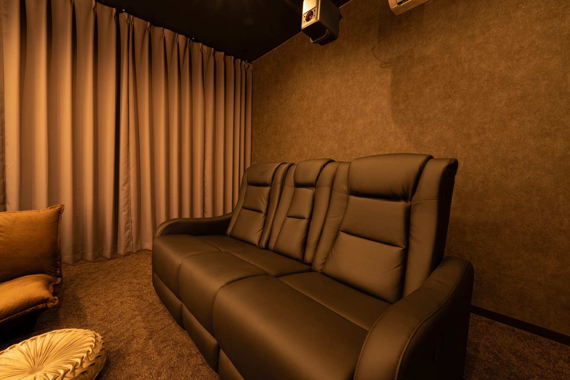 スペモ🎥京都駅徒歩2分🚶‍♀️プロジェクター🎞️デート💗映画鑑賞🍿ゲーム🎮715_ASTIL CINEMA 京都駅前の写真8