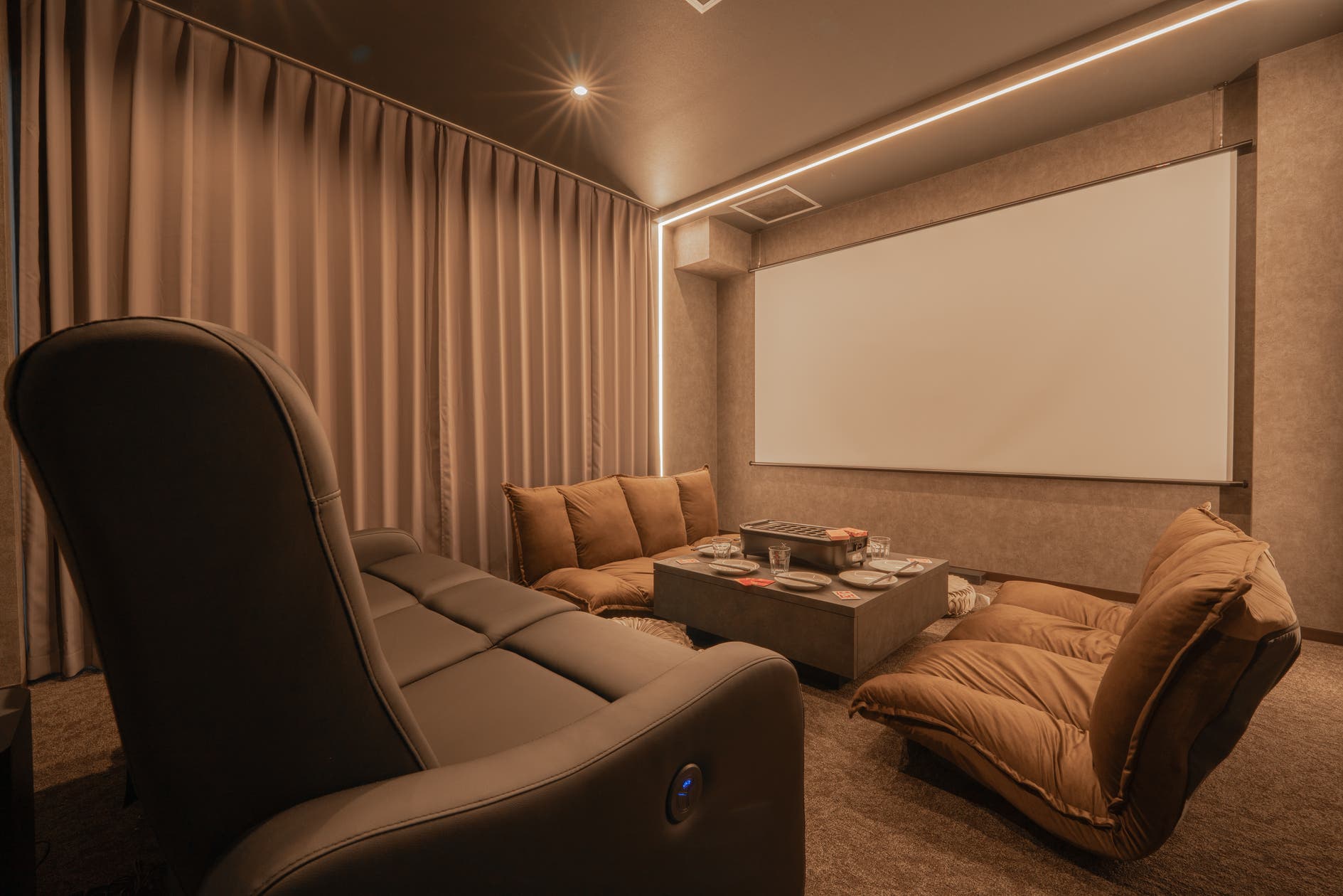 スペモ🎥京都駅徒歩2分🚶‍♀️プロジェクター🎞️デート💗映画鑑賞🍿ゲーム🎮715_ASTIL CINEMA 京都駅前の写真13