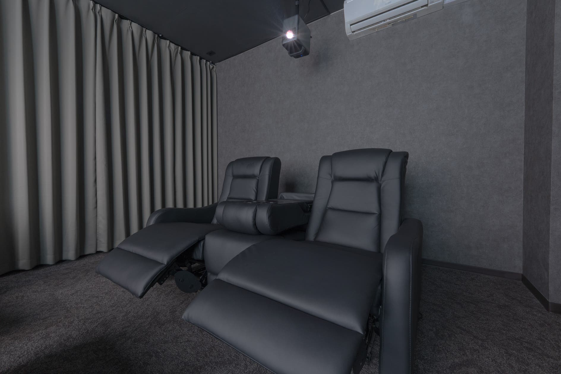 スペモ🎥京都駅徒歩2分🚶‍♀️プロジェクター🎞️デート💗映画鑑賞🍿ゲーム🎮715_ASTIL CINEMA 京都駅前の写真12