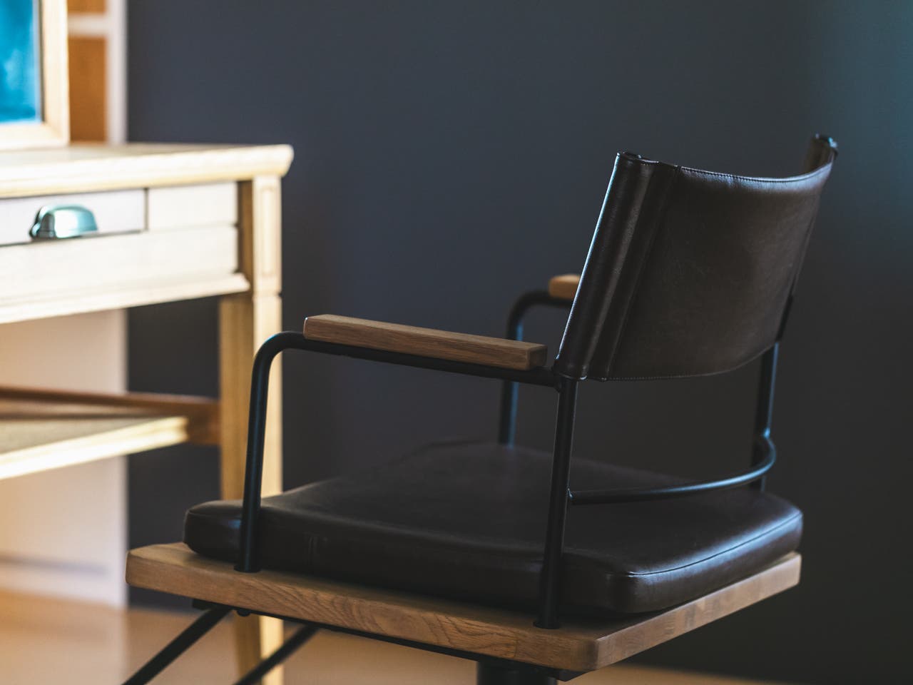 金山駅徒歩15分。イオンモール熱田の隣のビル2Fの写真2