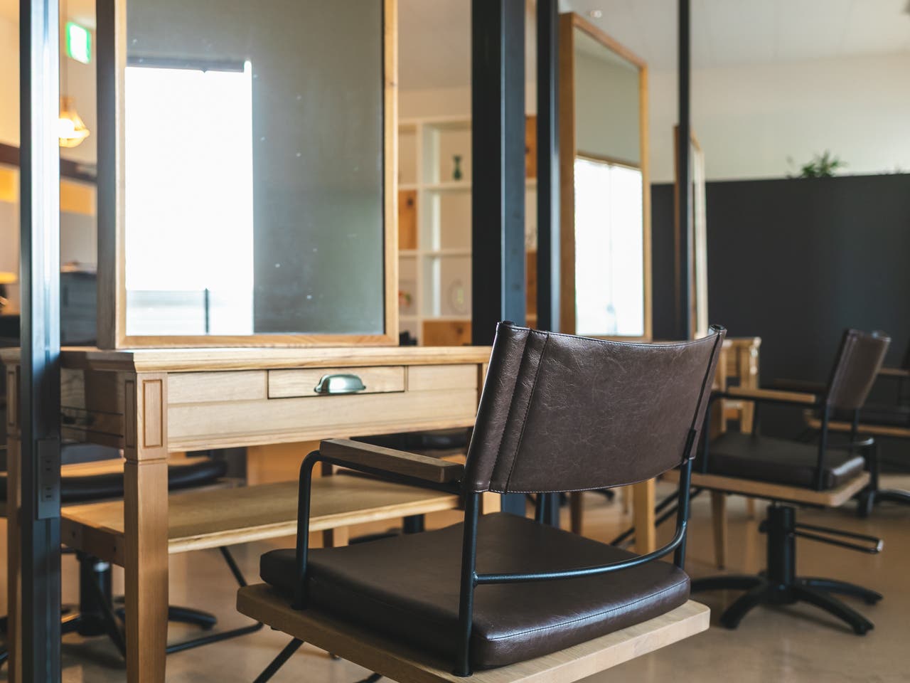 金山駅徒歩15分。イオンモール熱田の隣のビル2Fの写真4