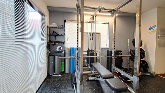 北千住駅徒歩6分/本格ジムとゆったりサロンを堪能できるプライベート空間/気兼ねなく使える隠れ家スポットの写真1