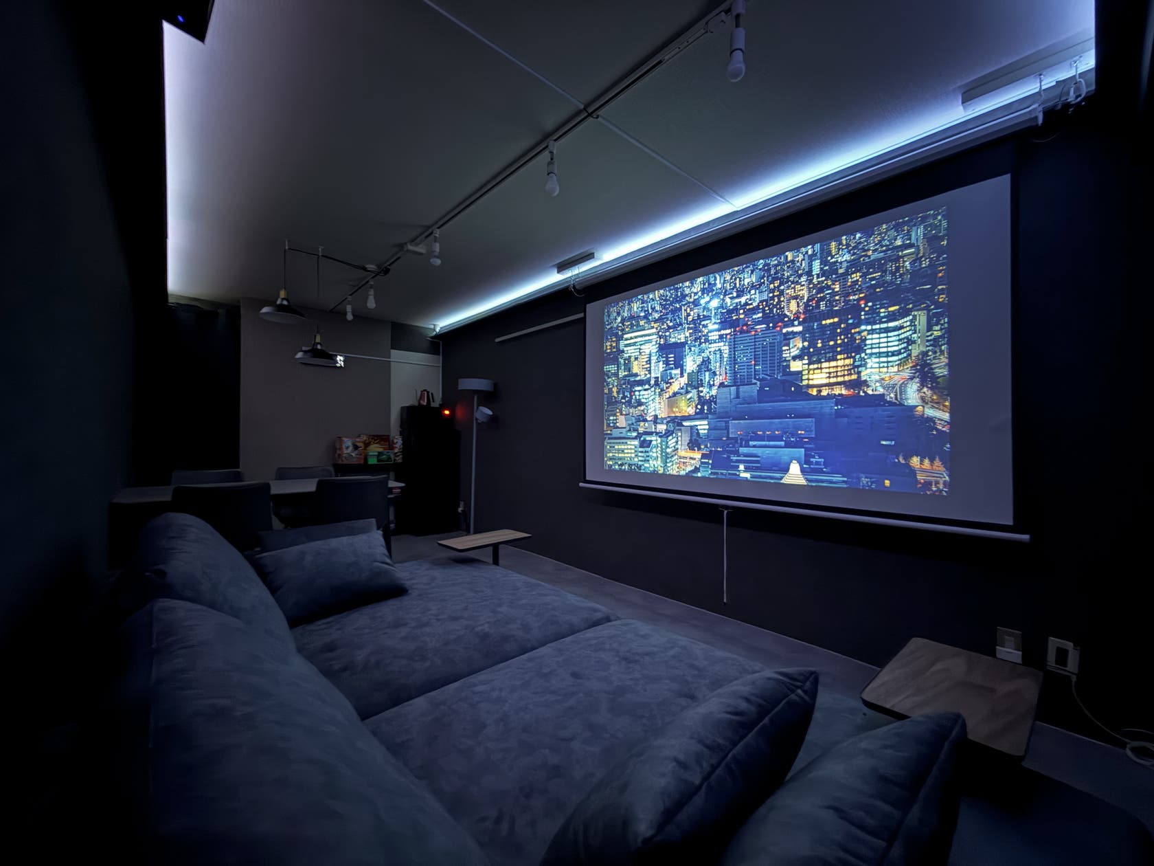 2月リニューアルOPEN✨池袋駅５分｜大型スクリーン｜24h｜DVDプレーヤー｜最大10名｜おうちシアター_404の写真19