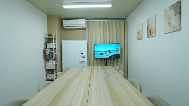 【関内駅徒歩1分】24時間利用可能!テレビ、高速WiFi、ホワイトボード完備☆会議/打合せ/オンライン/ボドゲに最適の写真6