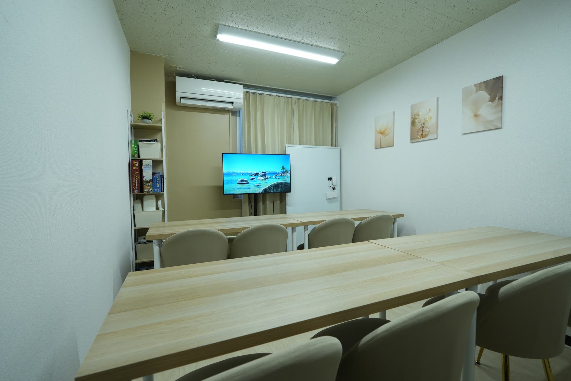 【関内駅徒歩1分】24時間利用可能！テレビ、高速WiFi、ホワイトボード完備☆会議/打合せ/オンライン/ボドゲに最適の写真5