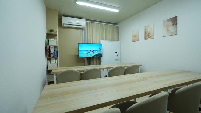【関内駅徒歩1分】24時間利用可能!テレビ、高速WiFi、ホワイトボード完備☆会議/打合せ/オンライン/ボドゲに最適の写真5