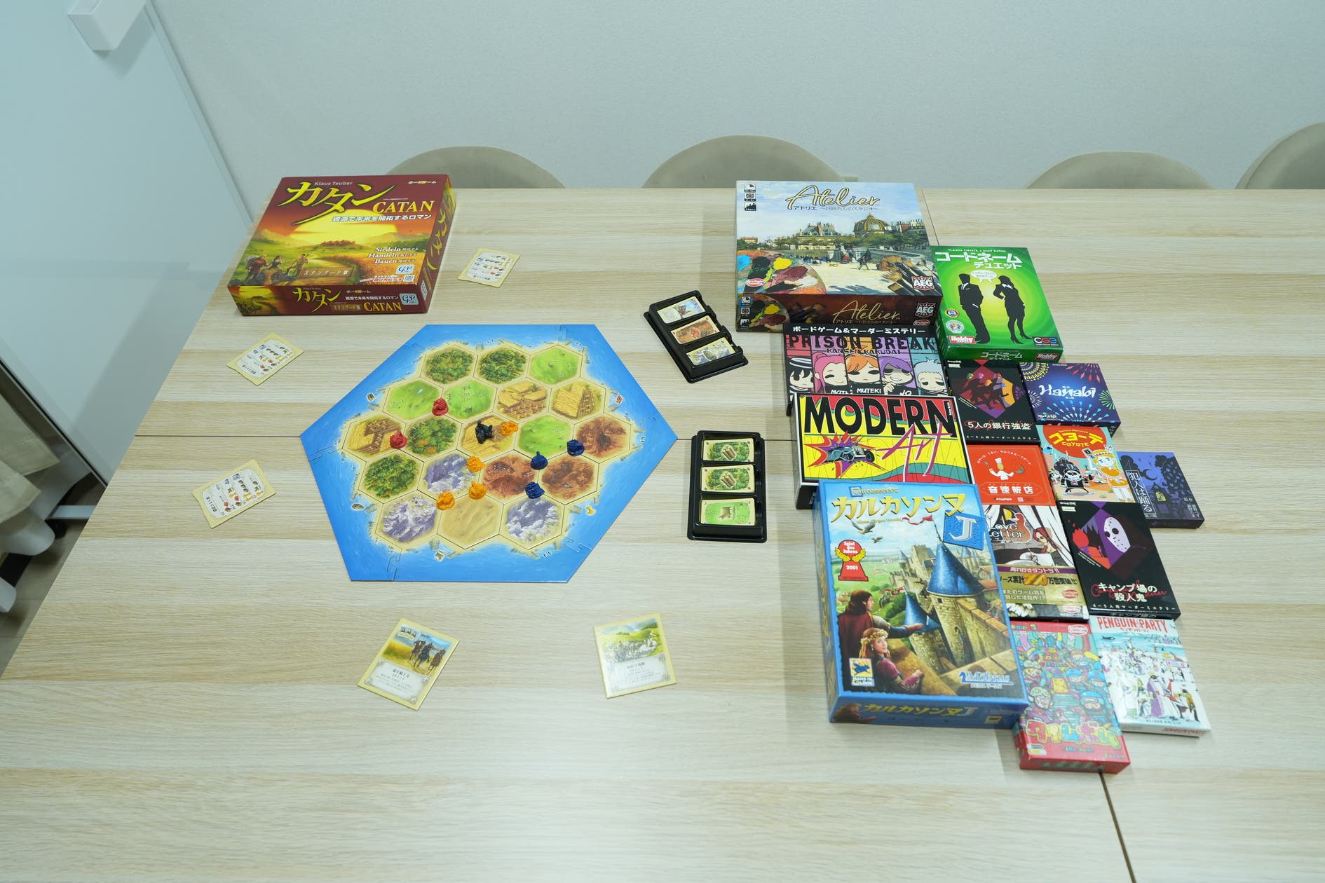 【関内駅徒歩1分】24時間利用可能！テレビ、高速WiFi、ホワイトボード完備☆会議/打合せ/オンライン/ボドゲに最適の写真3