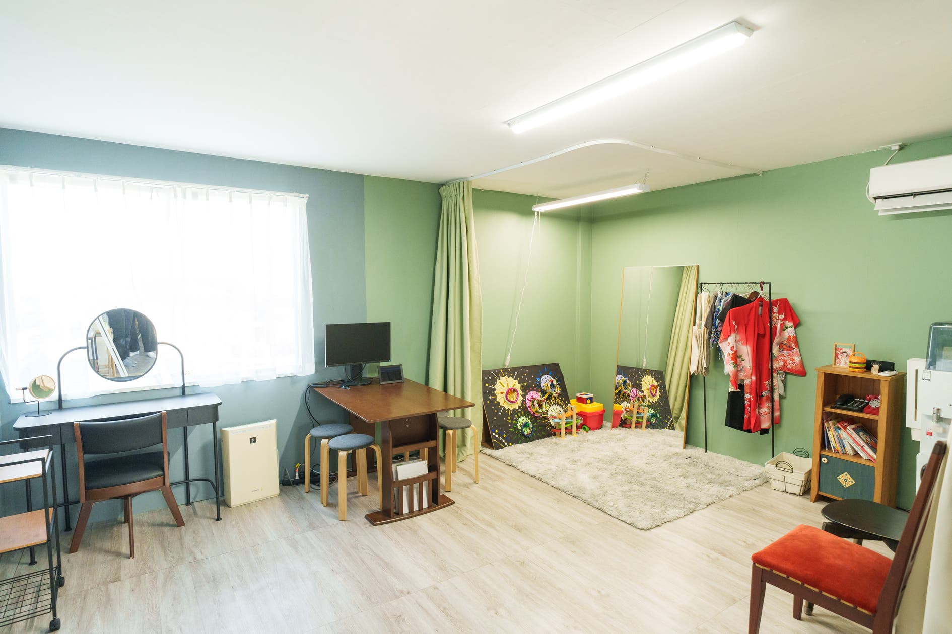 天吊り可能なトップライト付き白ホリゾントスタジオの写真8