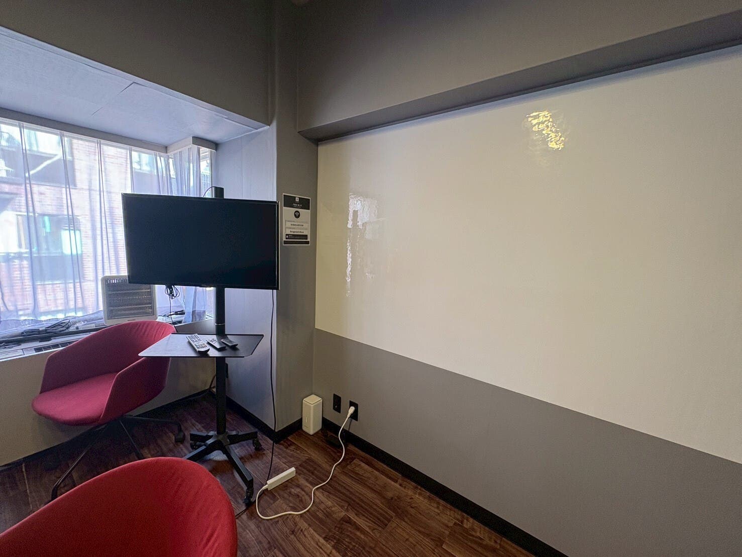 渋谷・道玄坂｜最大8名｜24h｜夜間〜早朝の利用可｜ホムパ/ボドゲ/映画・スポーツ鑑賞/会議・テレワーク｜近くにコンビニ&ドンキの写真10