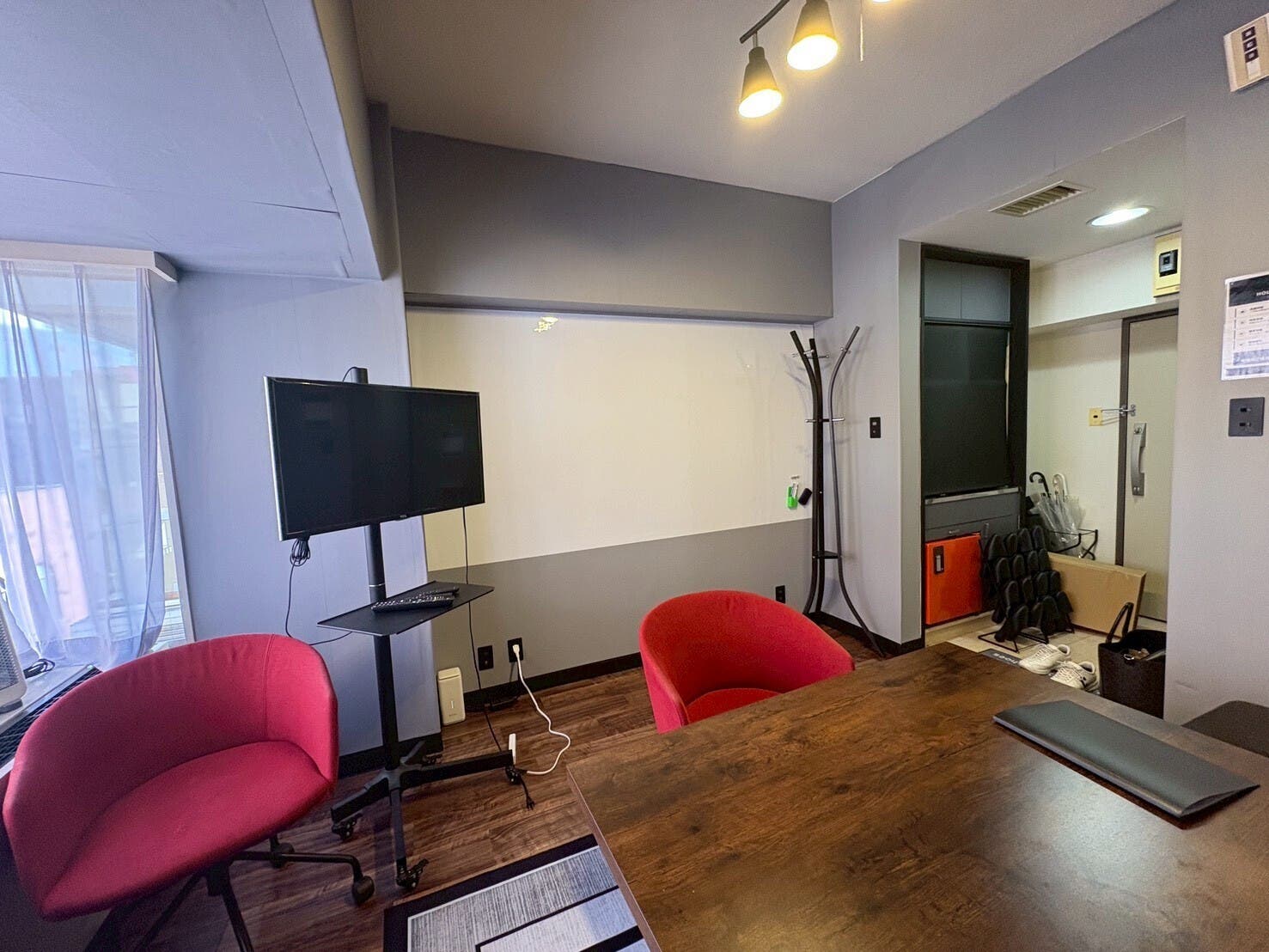 渋谷・道玄坂｜最大8名｜24h｜夜間〜早朝の利用可｜ホムパ/ボドゲ/映画・スポーツ鑑賞/会議・テレワーク｜近くにコンビニ&ドンキの写真11