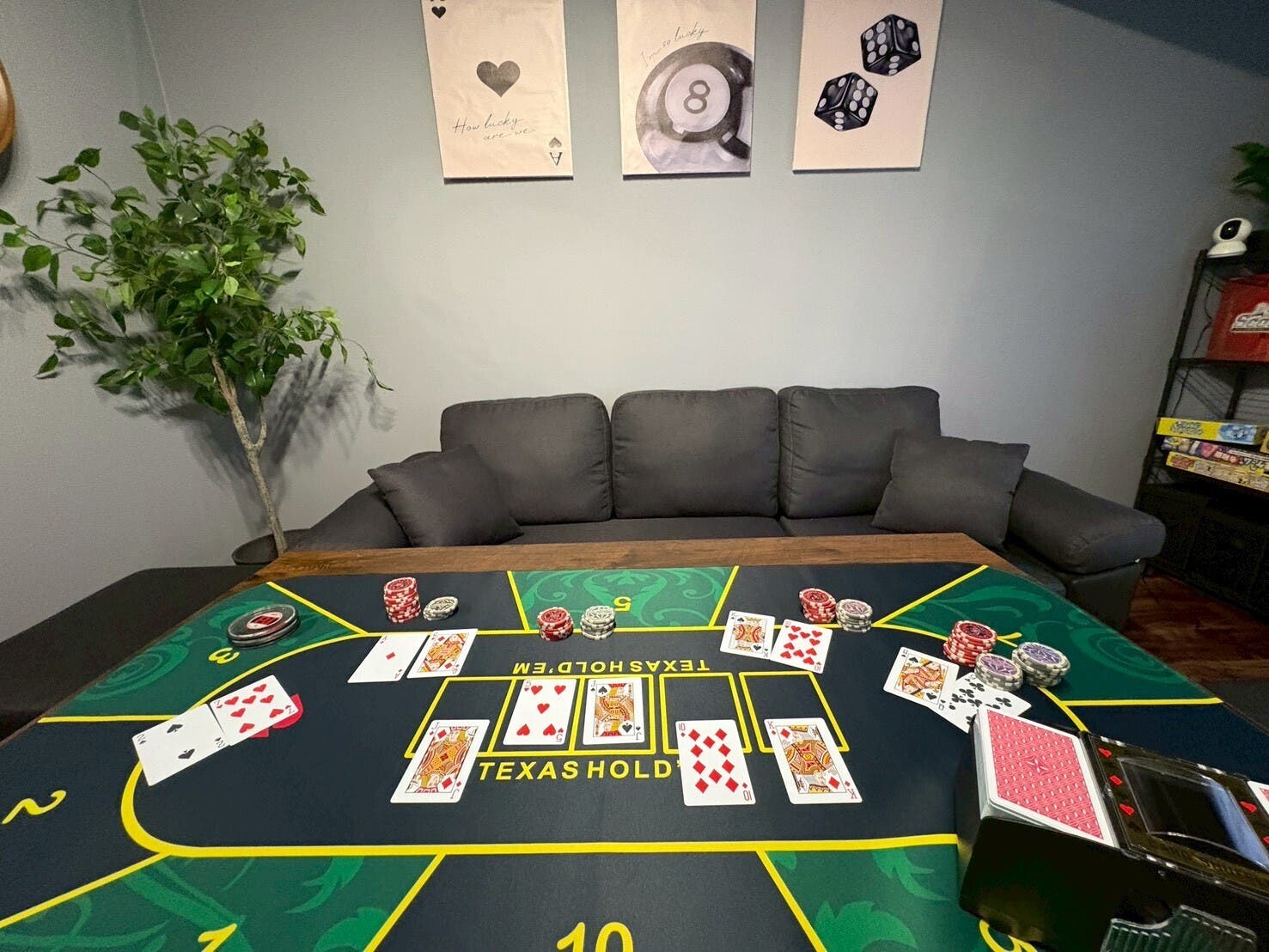 渋谷・道玄坂｜最大8名｜24h｜夜間〜早朝の利用可｜ホムパ/ボドゲ/映画・スポーツ鑑賞/会議・テレワーク｜近くにコンビニ&ドンキの写真3