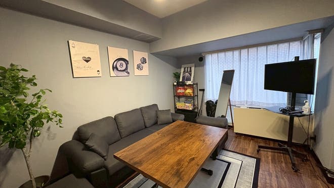 渋谷・道玄坂|最大8名|24h|夜間〜早朝の利用可|ホムパ/ボドゲ/映画・スポーツ鑑賞/会議・テレワーク|近くにコンビニ&ドンキの写真1