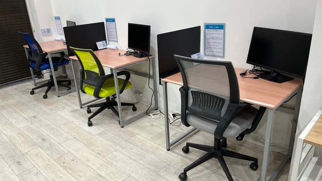 明大前駅徒歩1分、24時間利用可能なコワーキングスペース SaCuLa明大前コワーキングスペースの写真3