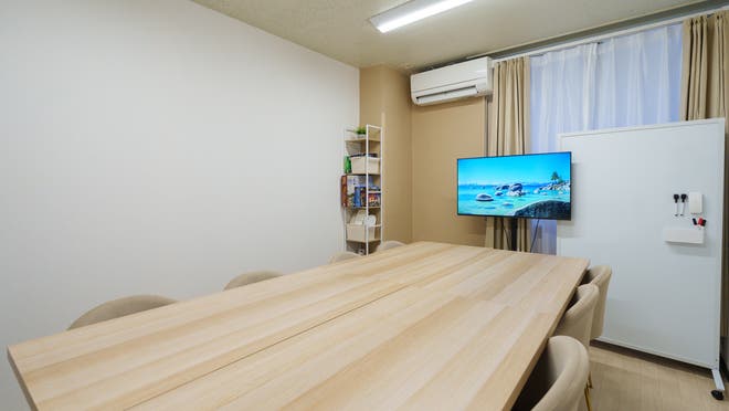 【関内駅徒歩1分】24時間利用可能!テレビ、高速WiFi、ホワイトボード完備☆会議/打合せ/オンライン/ボドゲに最適の写真4