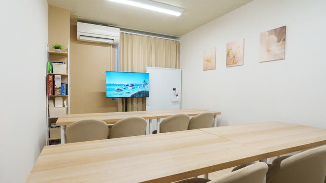 【関内駅徒歩1分】24時間利用可能!テレビ、高速WiFi、ホワイトボード完備☆会議/打合せ/オンライン/ボドゲに最適の写真5