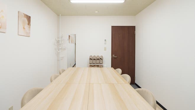 【関内駅徒歩1分】24時間利用可能!テレビ、高速WiFi、ホワイトボード完備☆会議/打合せ/オンライン/ボドゲに最適の写真6