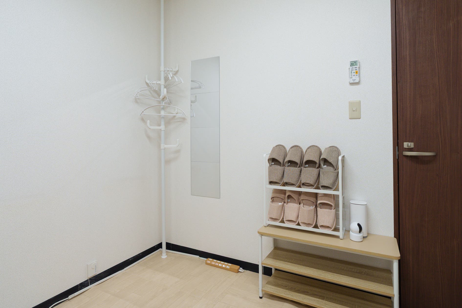 【関内駅徒歩1分】24時間利用可能！テレビ、高速WiFi、ホワイトボード完備☆会議/打合せ/オンライン/ボドゲに最適の写真9