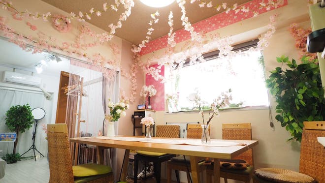 上前津5分、🌸鶴舞公園8分 インドア花見、100インチ推し会🎂お誕生日📷コスプレ🎬シネマデート🃏ボードゲームの写真1