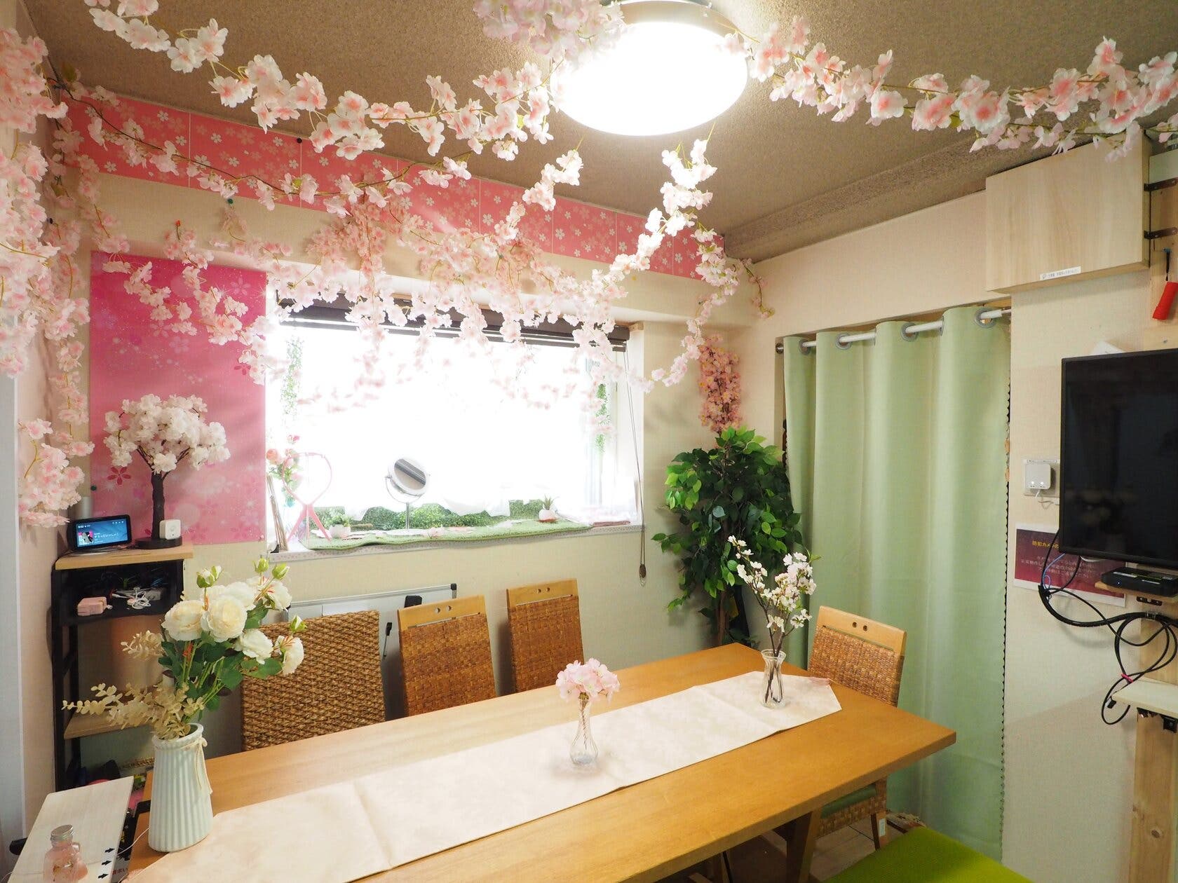 上前津５分、🌸鶴舞公園８分　インドア花見、100インチ推し会🎂お誕生日📷コスプレ🎬シネマデート🃏ボードゲームの写真9