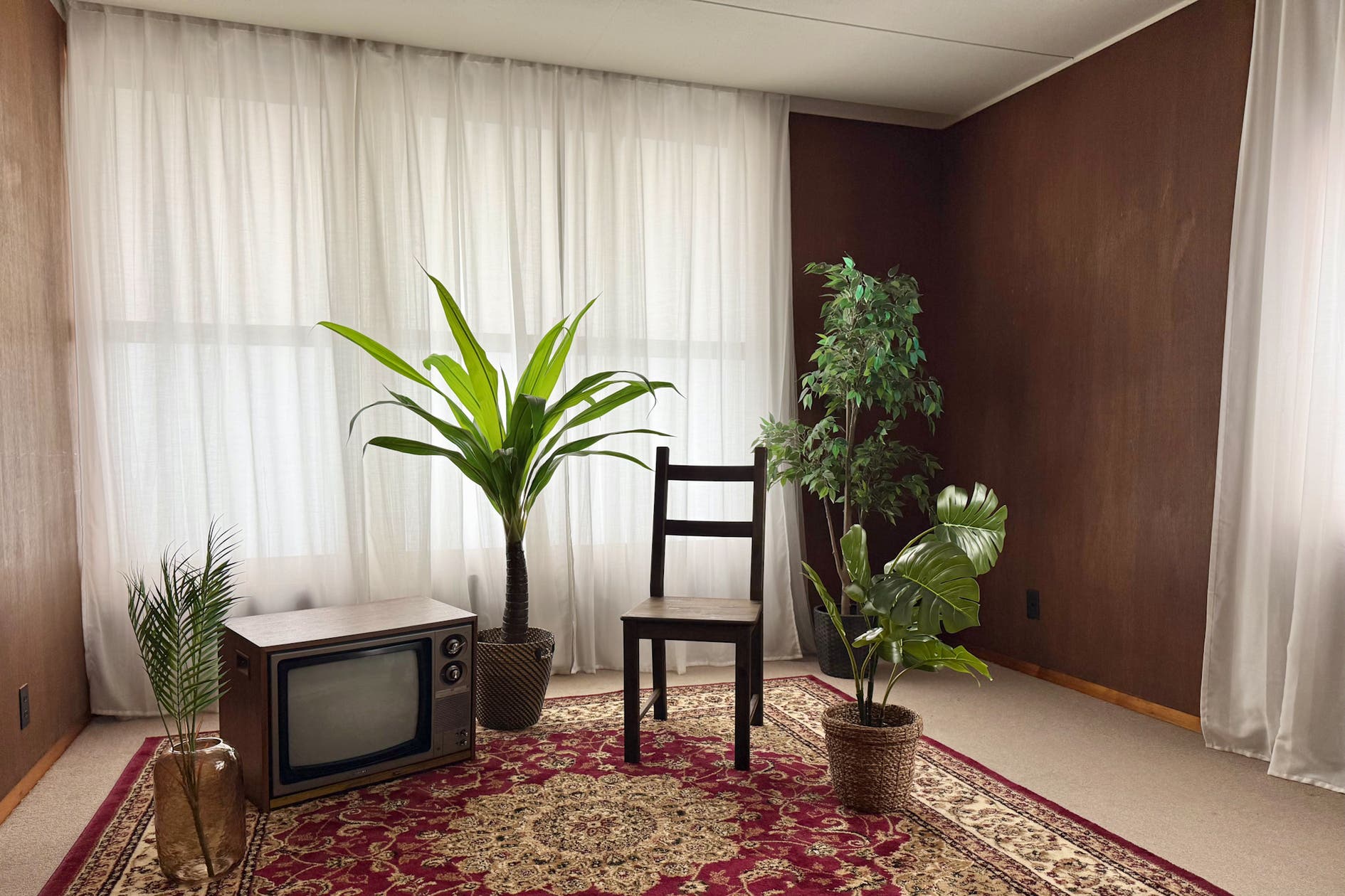 【Droom】駅から徒歩5分！自然光たっぷりの古びた洋室｜ポートレート｜コスプレ｜推し活｜お茶会の写真1