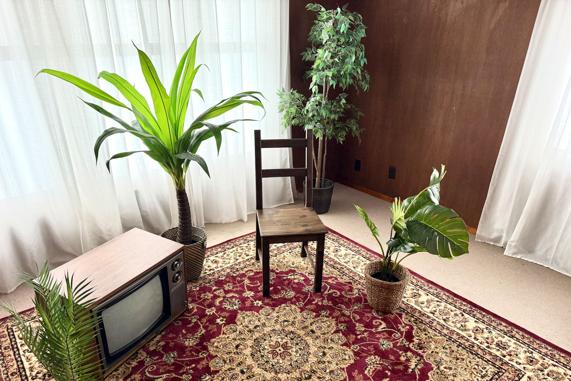 【Droom】駅から徒歩5分！自然光たっぷりの古びた洋室｜ポートレート｜コスプレ｜推し活｜お茶会の写真2