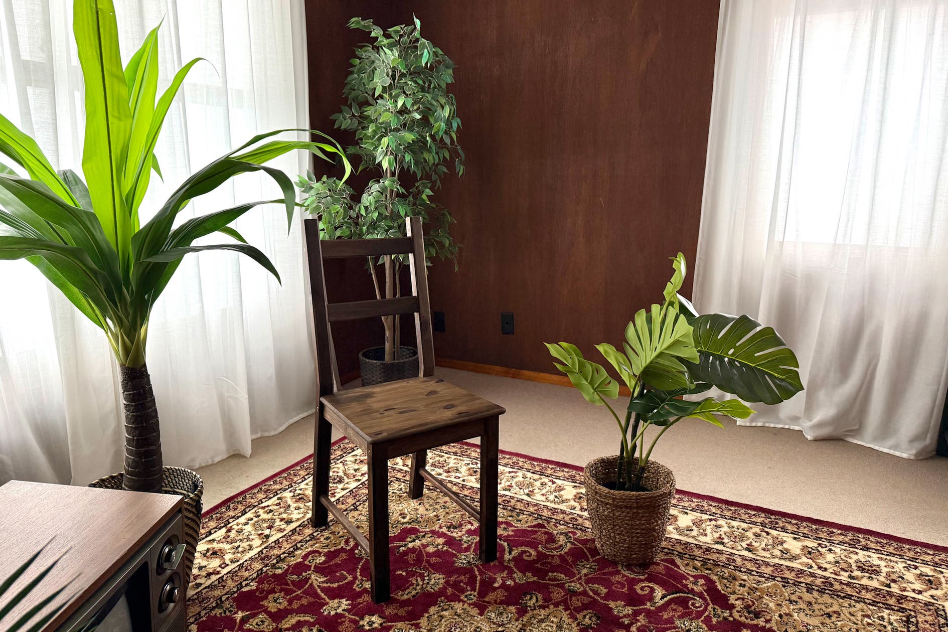 【Droom】駅から徒歩5分！自然光たっぷりの古びた洋室｜ポートレート｜コスプレ｜推し活｜お茶会の写真3