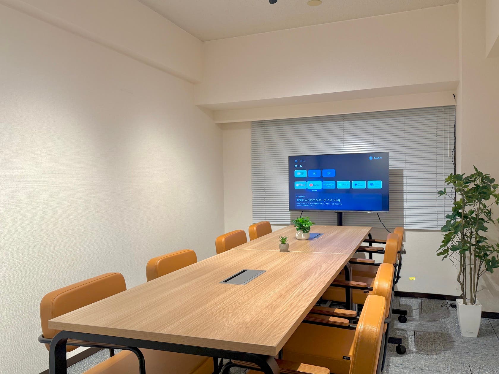 【新大阪駅東口１０秒❗️超駅近】無料WiFi・モニター・ホワイトボード無料貸出中❗️完全個室・会議・面談《SS新大阪516》の写真6