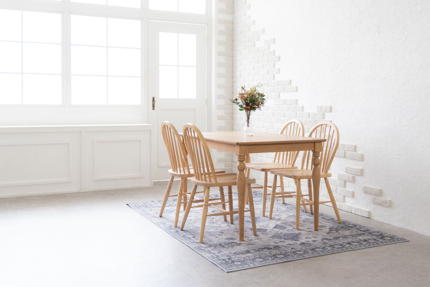 自然光たっぷり｜上品で洗練された世界観がつくれる24時間スタジオの写真5