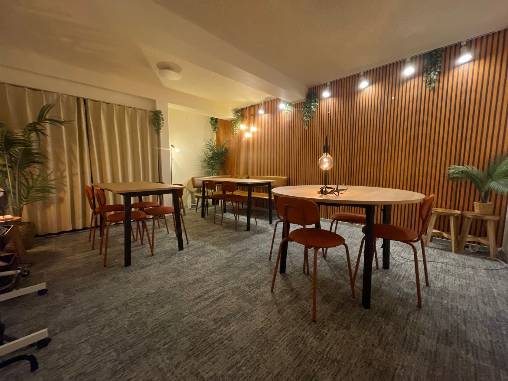 【大井町駅徒歩3分！品川駅1駅】最大18名/無料Wifi/会議・撮影・女子会・ボドゲ・パーティ等！飲食🍺🍷可！の写真2