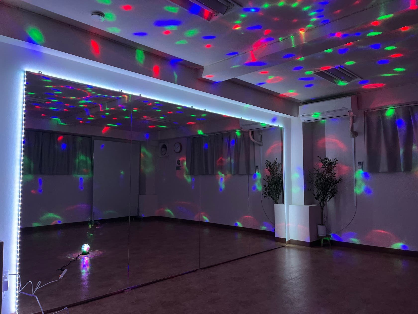 【🎉NEW OPEN割引🎉】ダンス・舞台稽古・撮影などで使える1階スタジオ／高円寺駅7分／大型鏡５面／41㎡・15名利用可の写真3