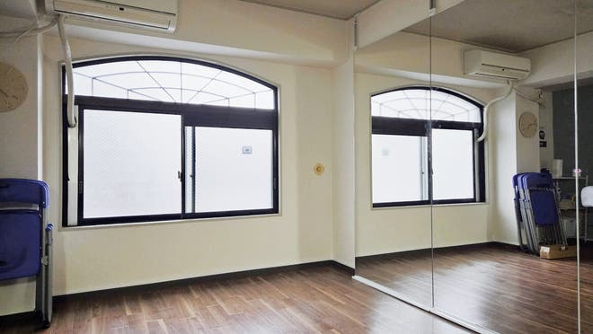 オープン記念割引!【大宮駅徒歩4分】高さ2m大型鏡🪞/Wi-Fi無料/ダンス/会議室/清潔&快適✨子ども用おもちゃあり👶の写真1