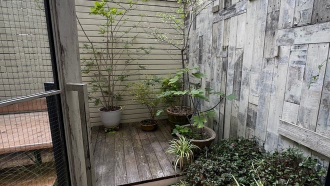 大阪・九条駅近くの白を基調としたスタジオスペース。 自然光が差し込み、撮影・展示・ワークショップなど多用途にご利用いただけます。の写真6