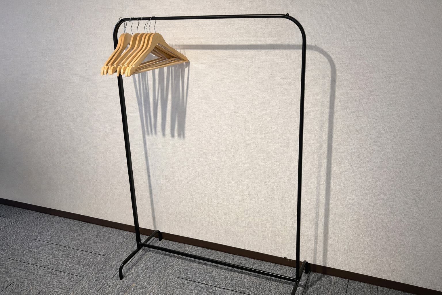 【新大阪駅東口１０秒❗️超駅近】無料WiFi・モニター・ホワイトボード無料貸出中❗️完全個室・会議・面談《SS新大阪516》の写真11