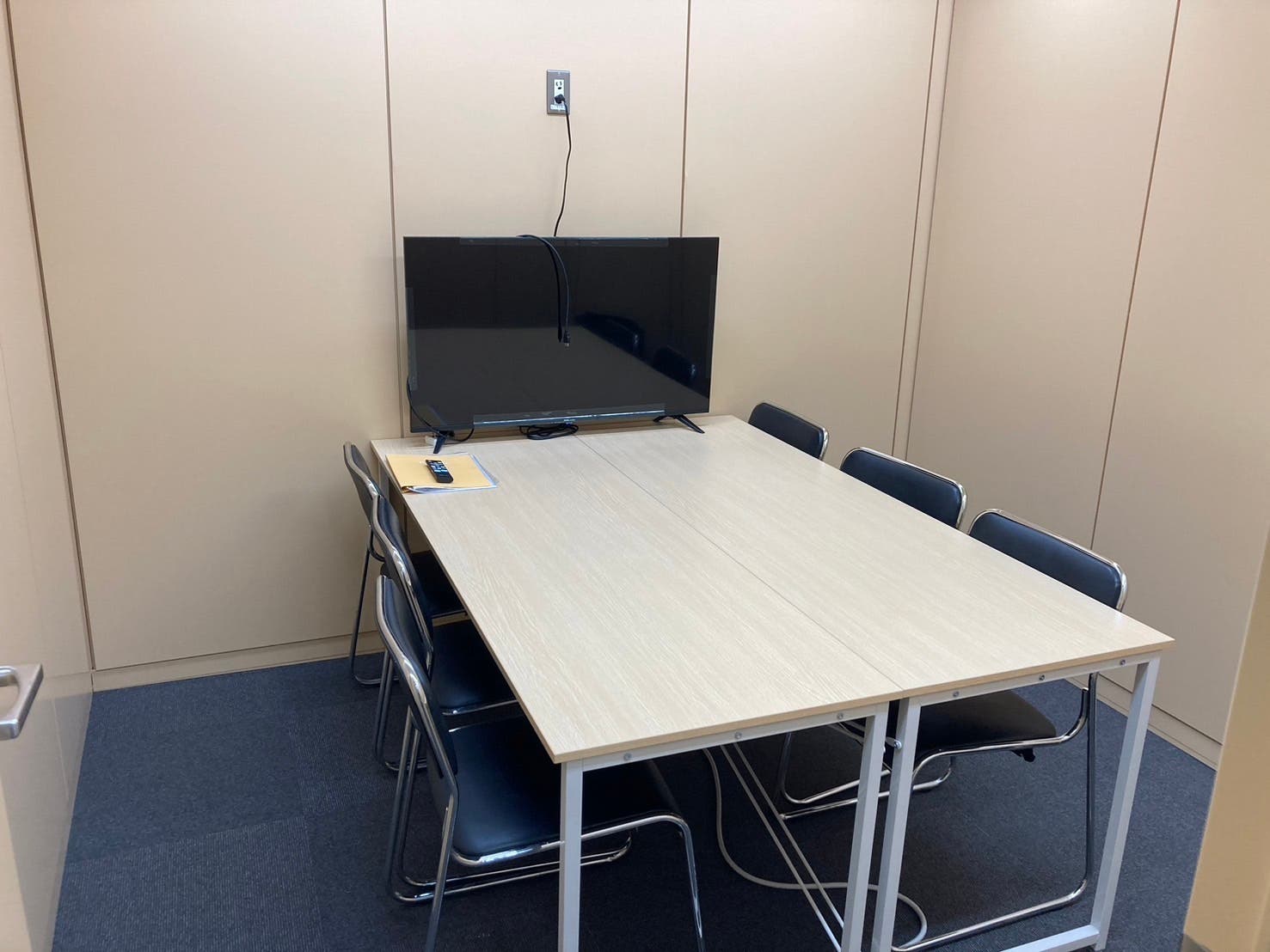 恵比寿駅1分🚶‍♂️駅近🚃6名🙆会議👩‍💻テレワーク【2号室】ヴァリエンテフォーラム恵比寿の写真1