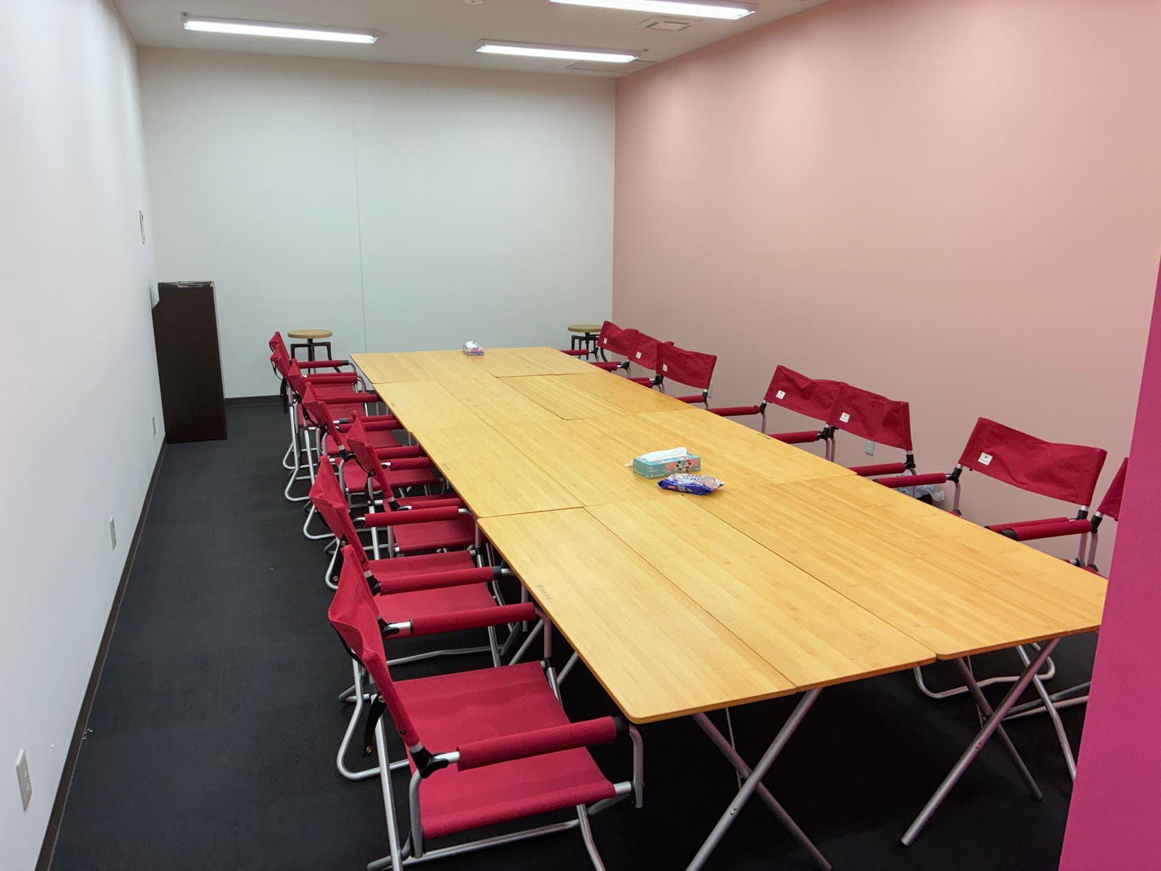 イオン県央店3F｜最大20名・プロジェクター有｜飲食持込OKの多目的会議室の写真1