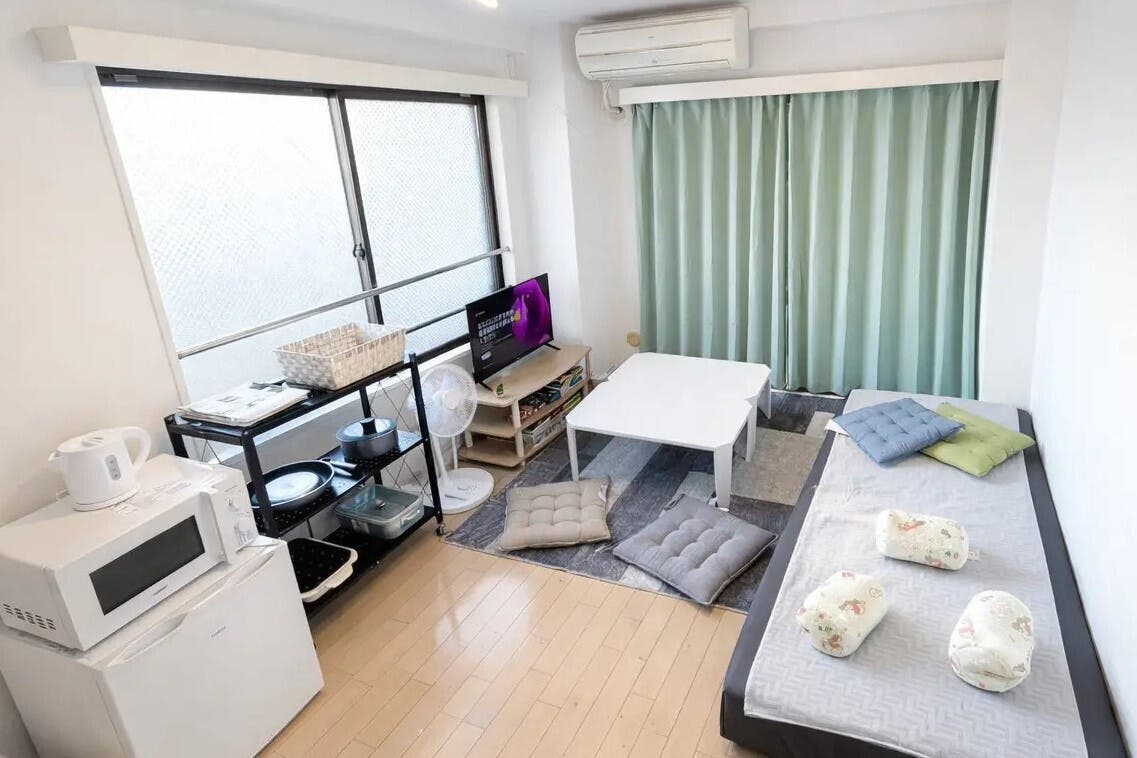 🚶八王子駅｜高速Wi-Fi完備📶｜🎲ボードゲーム充実｜🍳BRUNO＆卓上IHあり｜🎬映画見放題スペース🔌の写真1