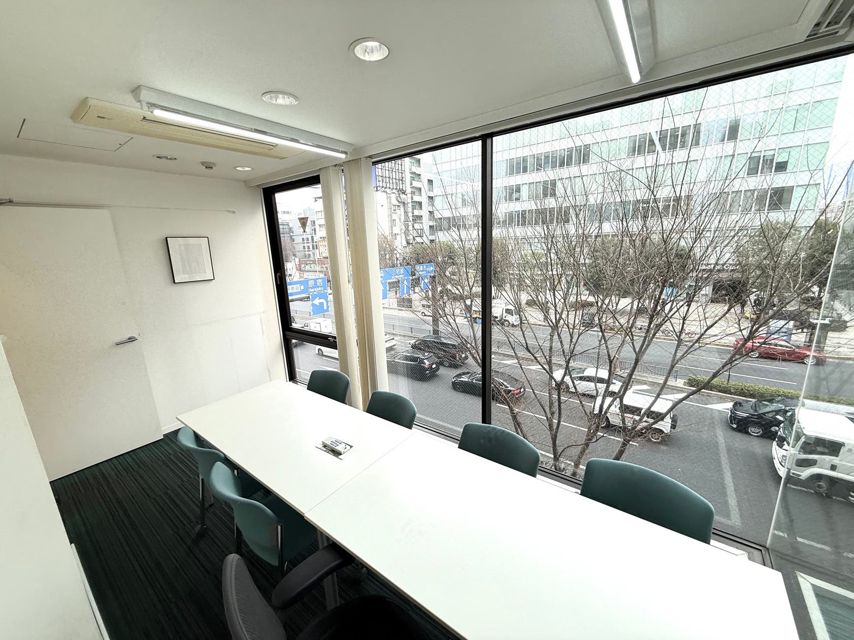 表参道駅徒歩１分の会議室・打ち合わせ等の多機能スペースの写真3