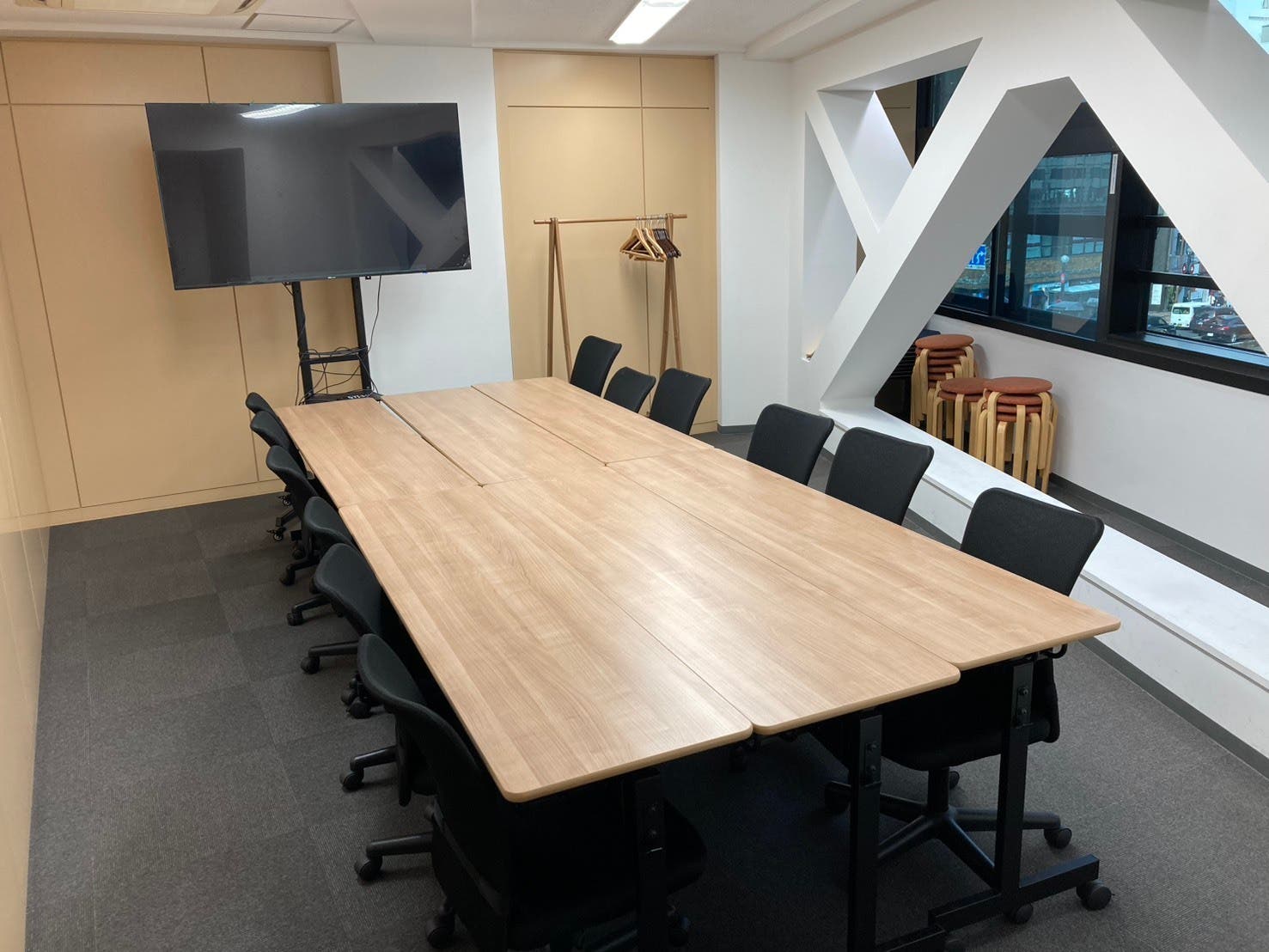 恵比寿駅1分🚶‍♂️駅近🚃12名🙆‍♀️会議👩‍💻テレワーク【3号室】ヴァリエンテフォーラム恵比寿の写真1