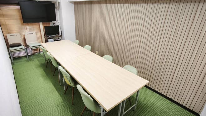 【ラピス】新宿徒歩1分 個室 格安会議室 WiFi プロジェクター無料 C Web会議・テレワークにの写真2
