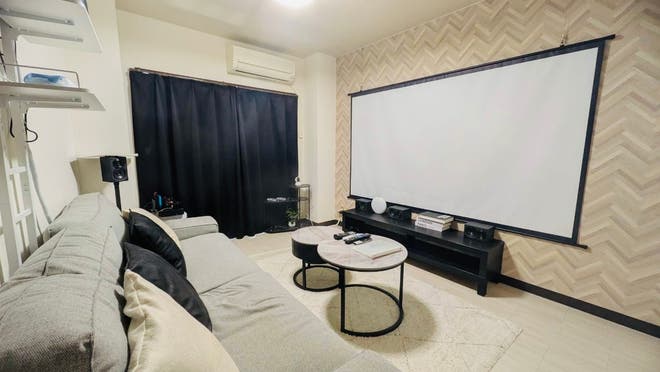 100インチスクリーン+4Kプロジェクターで大迫力の映画🎞ゲーム🎮推し活🤍贅沢な遊び時間を、大人だけの隠れ家で🖤の写真5