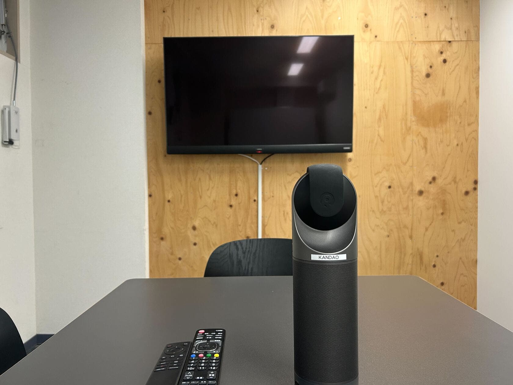 【松戸 by M.A.D.center】モニター付き完全個室の10名用会議室の写真2