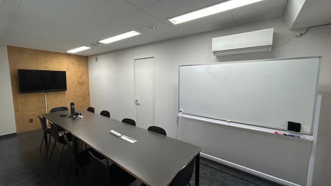 【松戸 by M.A.D.center】モニター付き完全個室の10名用会議室の写真1