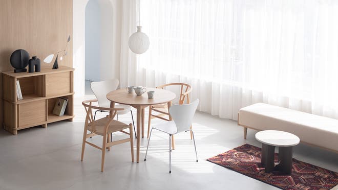 南向きの大きな窓から自然光|北欧ナチュラル空間+屋外撮影バルコニー|写真撮影、ムービー撮影、イベント、セミナー、会議室の写真1