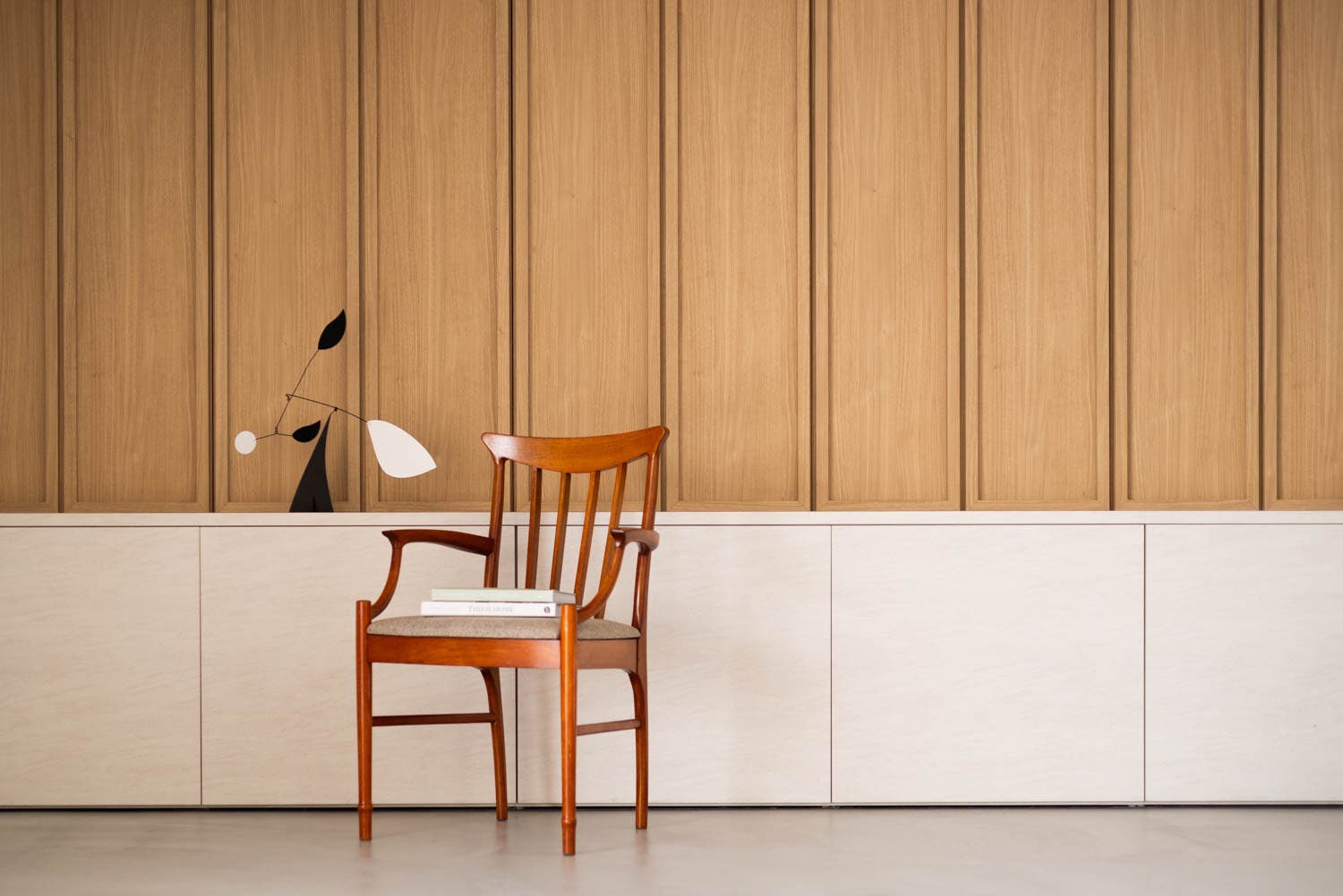 南向きの大きな窓から自然光｜北欧ナチュラル空間＋屋外撮影バルコニー｜写真撮影、ムービー撮影、イベント、セミナー、会議室の写真7