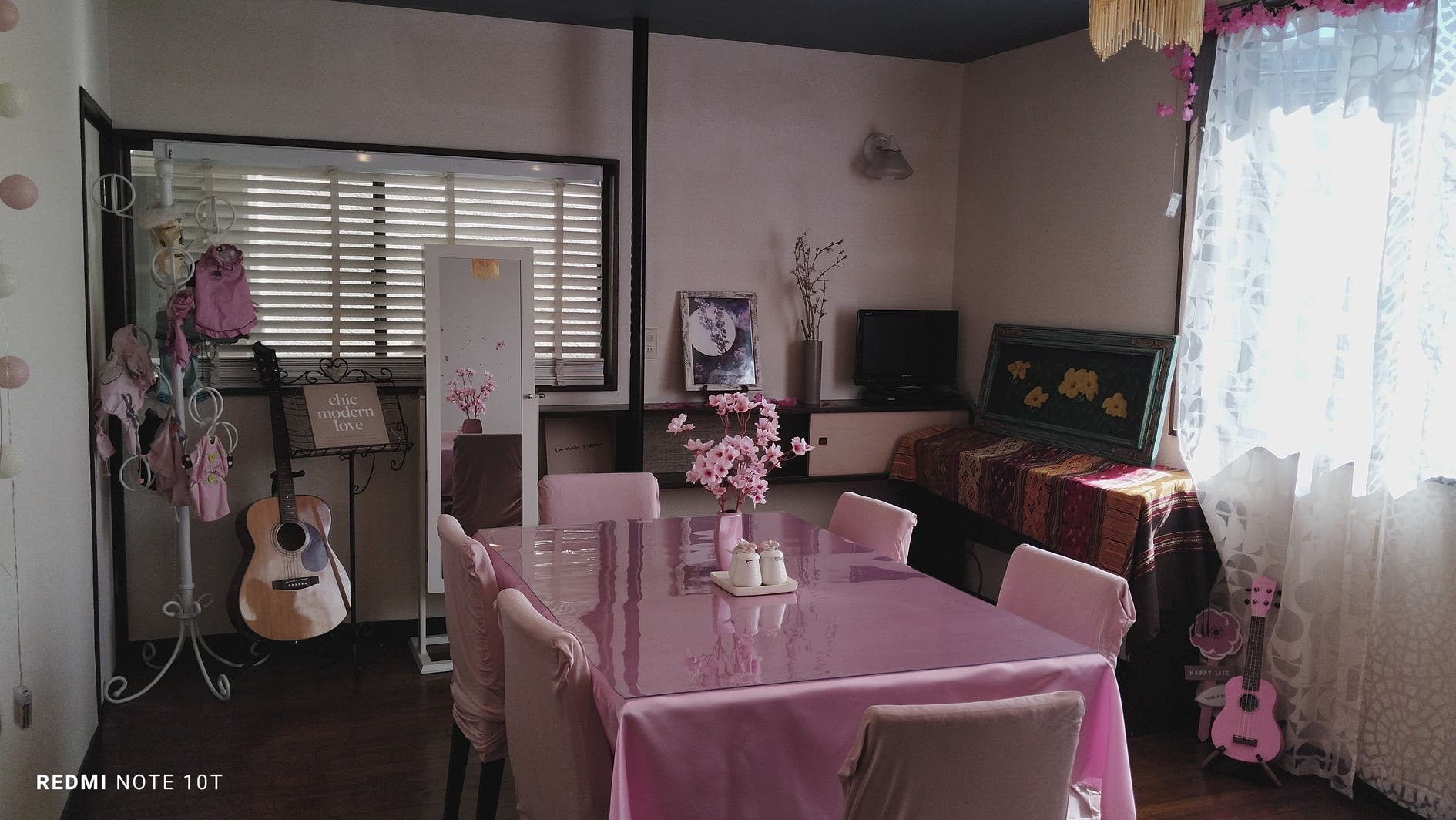 神泉駅徒歩数十秒！　日本家屋2階の10畳　ギャラリー使用可　電子ピアノありの写真1