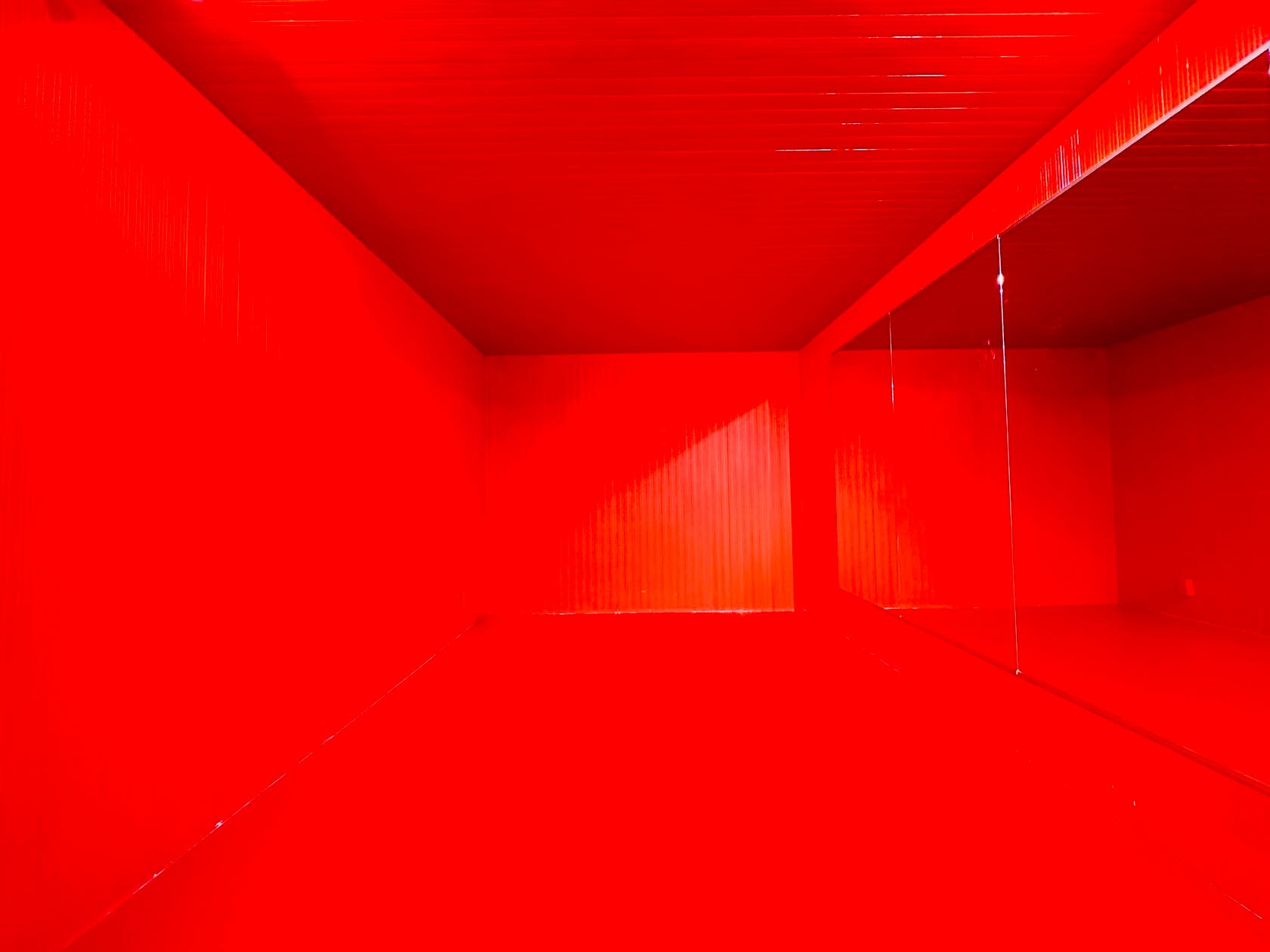 ベストホスト運営✨Tiktok撮影に最適なレンタルスペース・ダンススタジオ！動画撮影【3F】ベースカラー：レッドの写真1