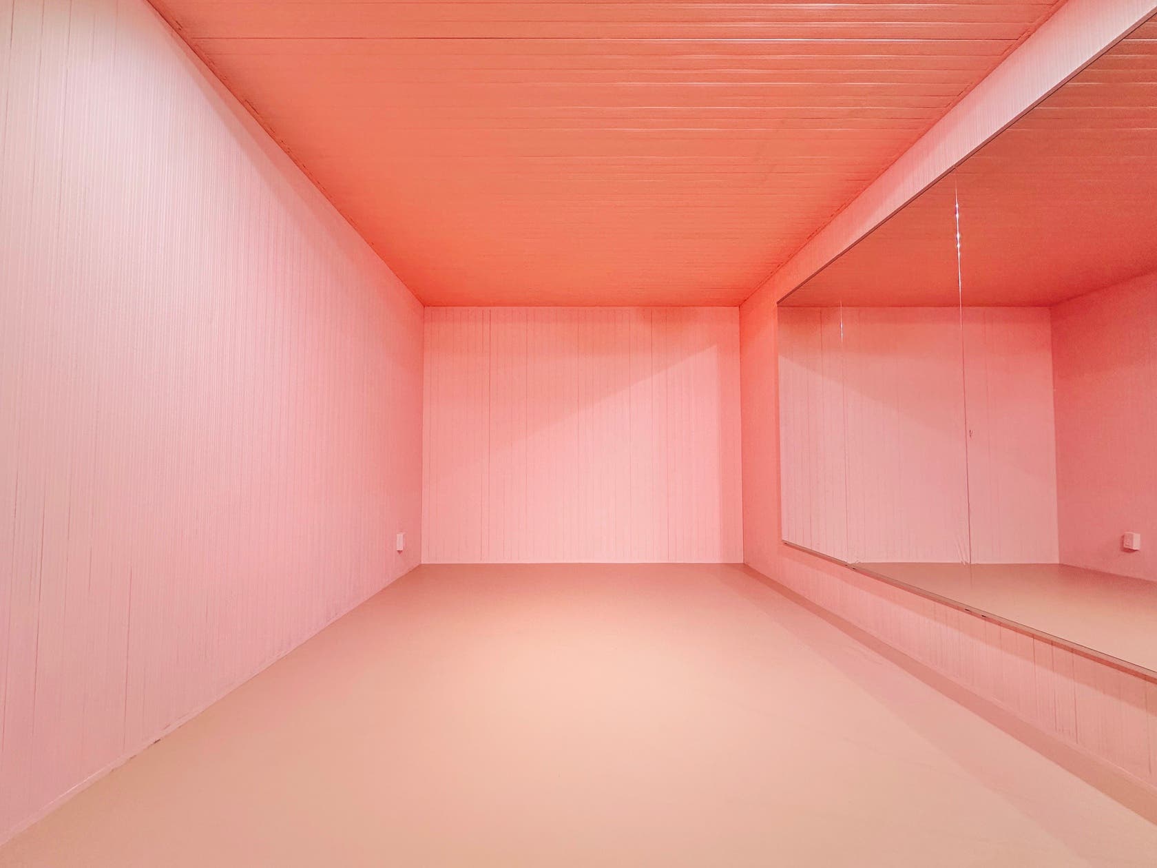 ベストホスト運営✨Tiktok撮影に最適なレンタルスペース・ダンススタジオ！フィットネス/動画撮影【2F】ベースカラー：ピンクの写真1