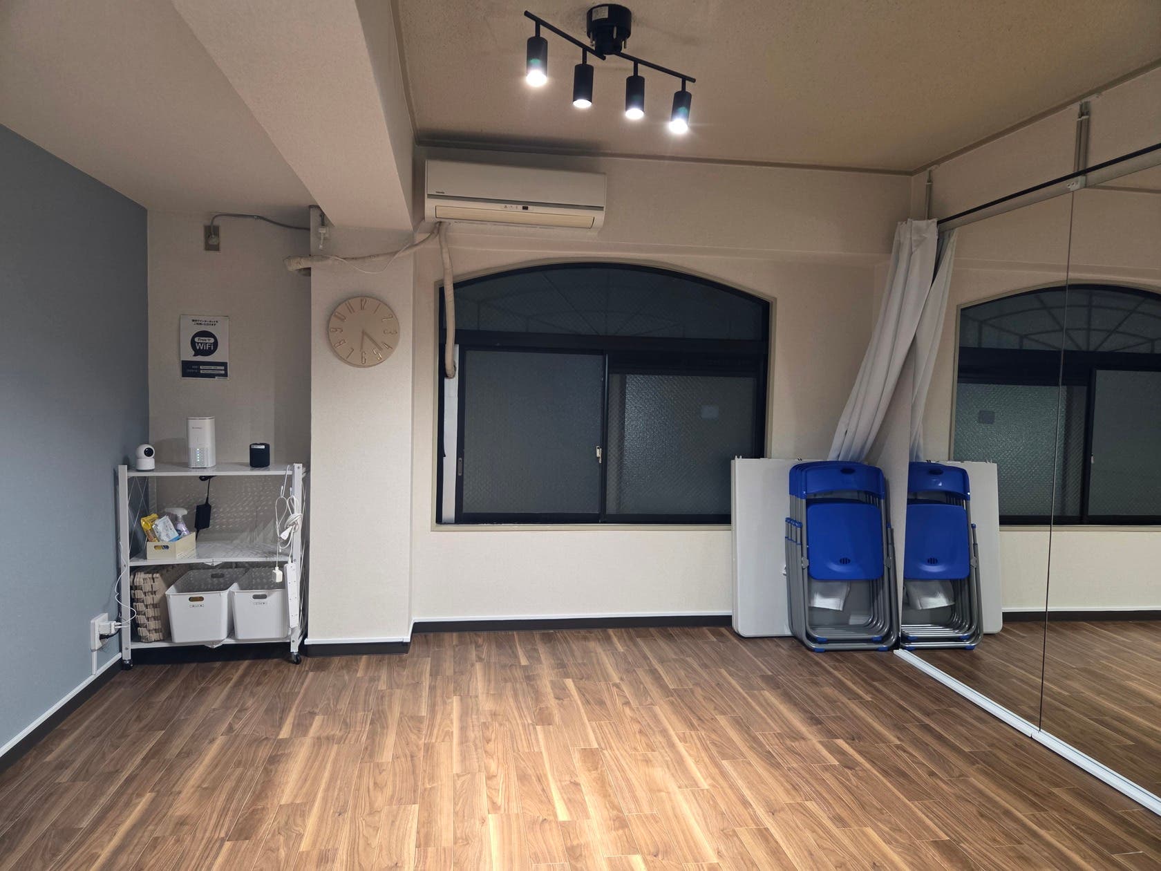 オープン記念割引！【大宮駅徒歩4分】高さ2m大型鏡🪞／Wi-Fi無料／ダンス／会議室／清潔＆快適✨子ども用おもちゃあり👶の写真1